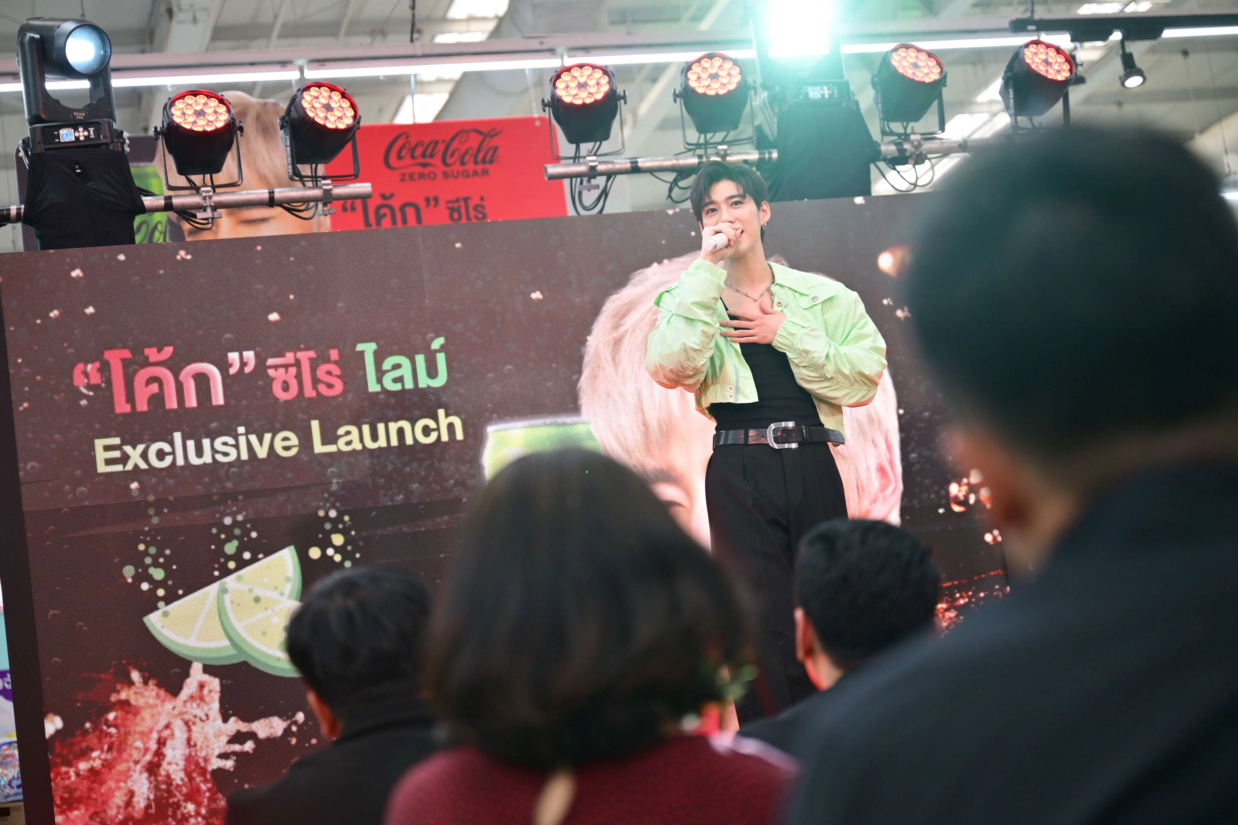 ThaiNamthip joins hands with L | ThaiNamthip Coca-Cola