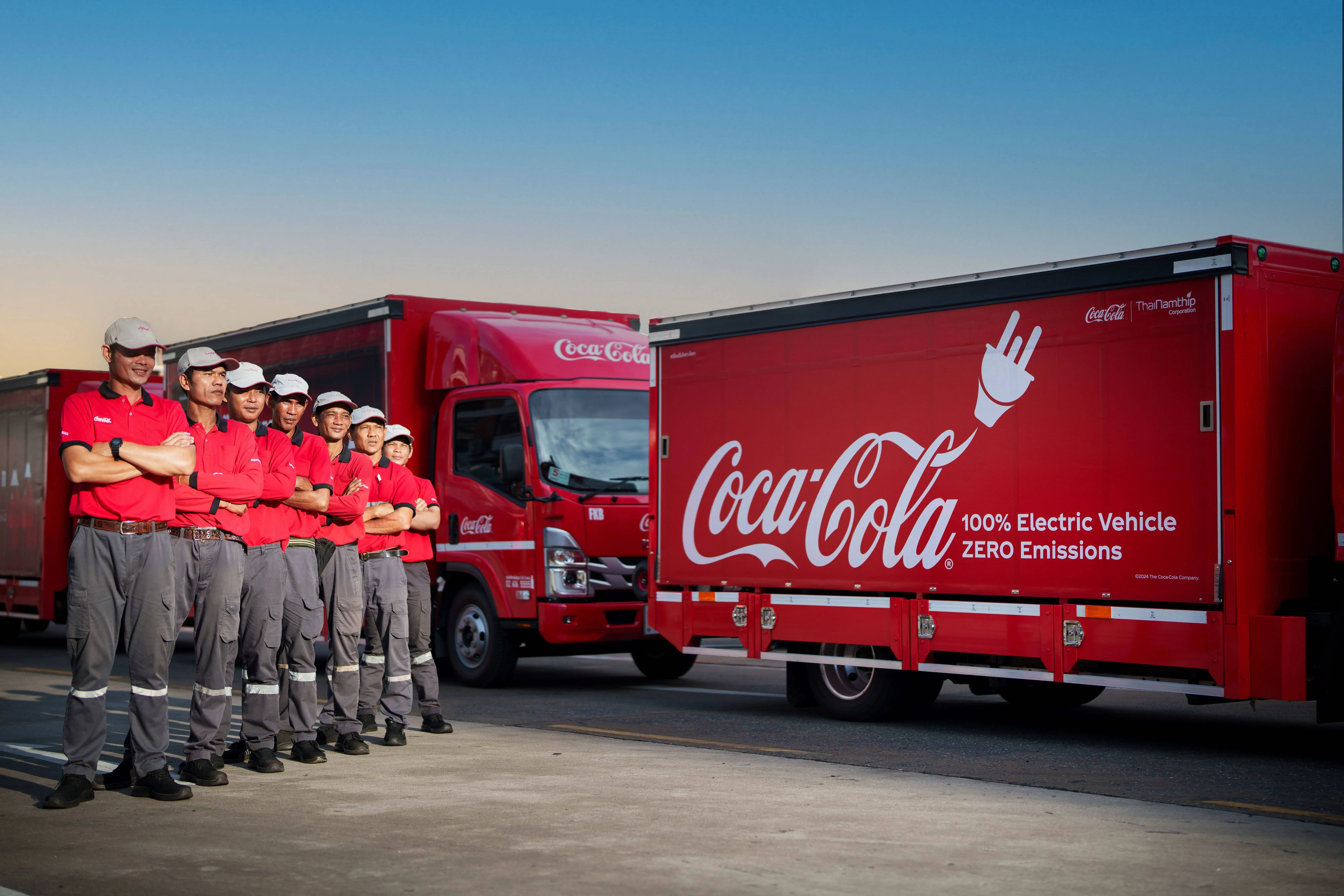 ThaiNamthip Celebrates 65 Anni | ThaiNamthip Coca-Cola
